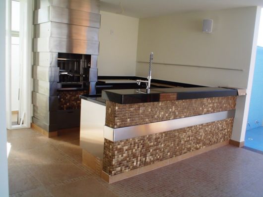 Balcão para Churrasqueira: Como projetar? 33 modelos incríveis