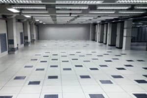 Tudo sobre【PISO ELEVADO】– Tipos | Vantagens | Preços